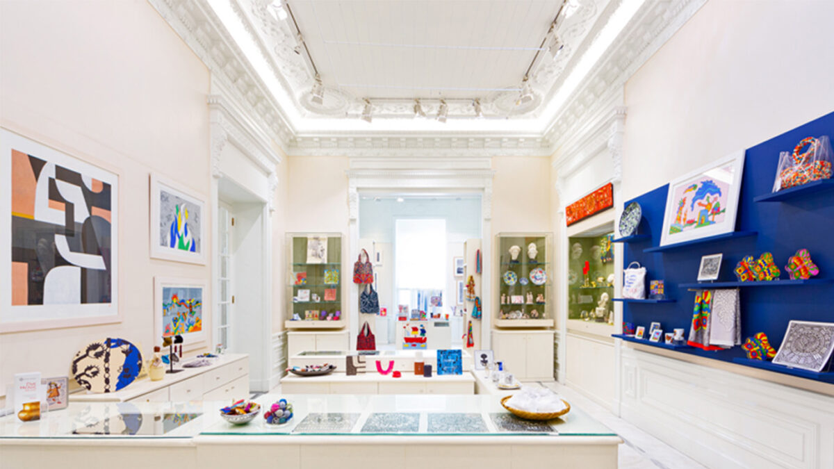 5+1 Top museum shops in Athens - Narratologies - Museum shop walking